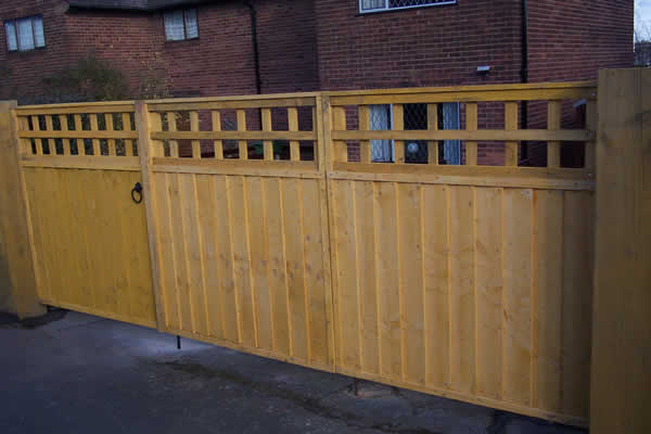 The Midlands Sheds and Fencing Centre - Fencing Manufacturer, Supplier ...