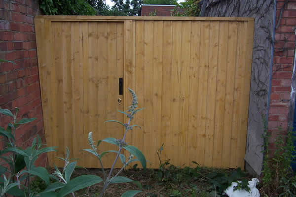 The Midlands Sheds and Fencing Centre - Fencing Manufacturer, Supplier ...
